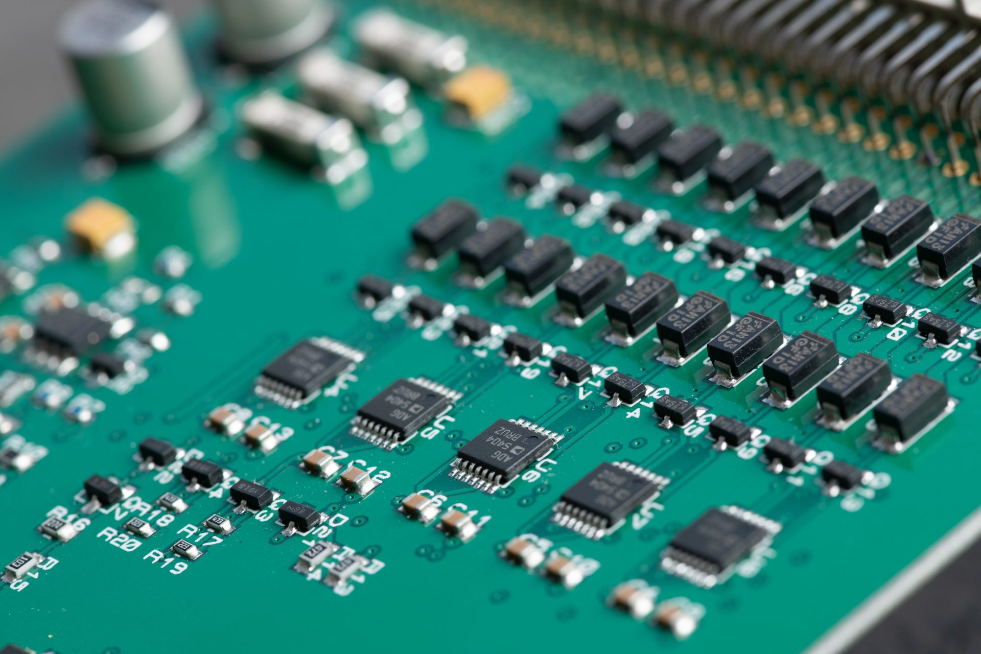 Why is silicon one of the most useful elements? | like technologies